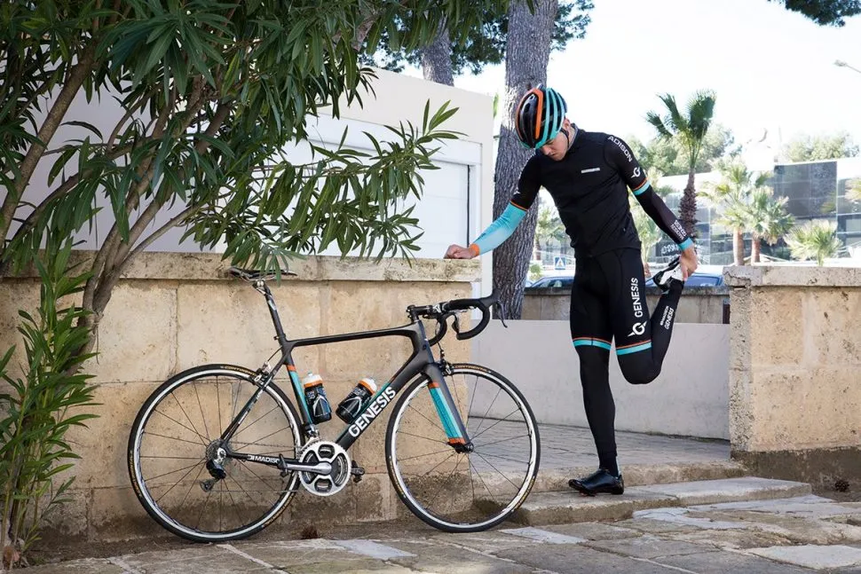 Post-ride leg stretches for cyclists | Cyclist