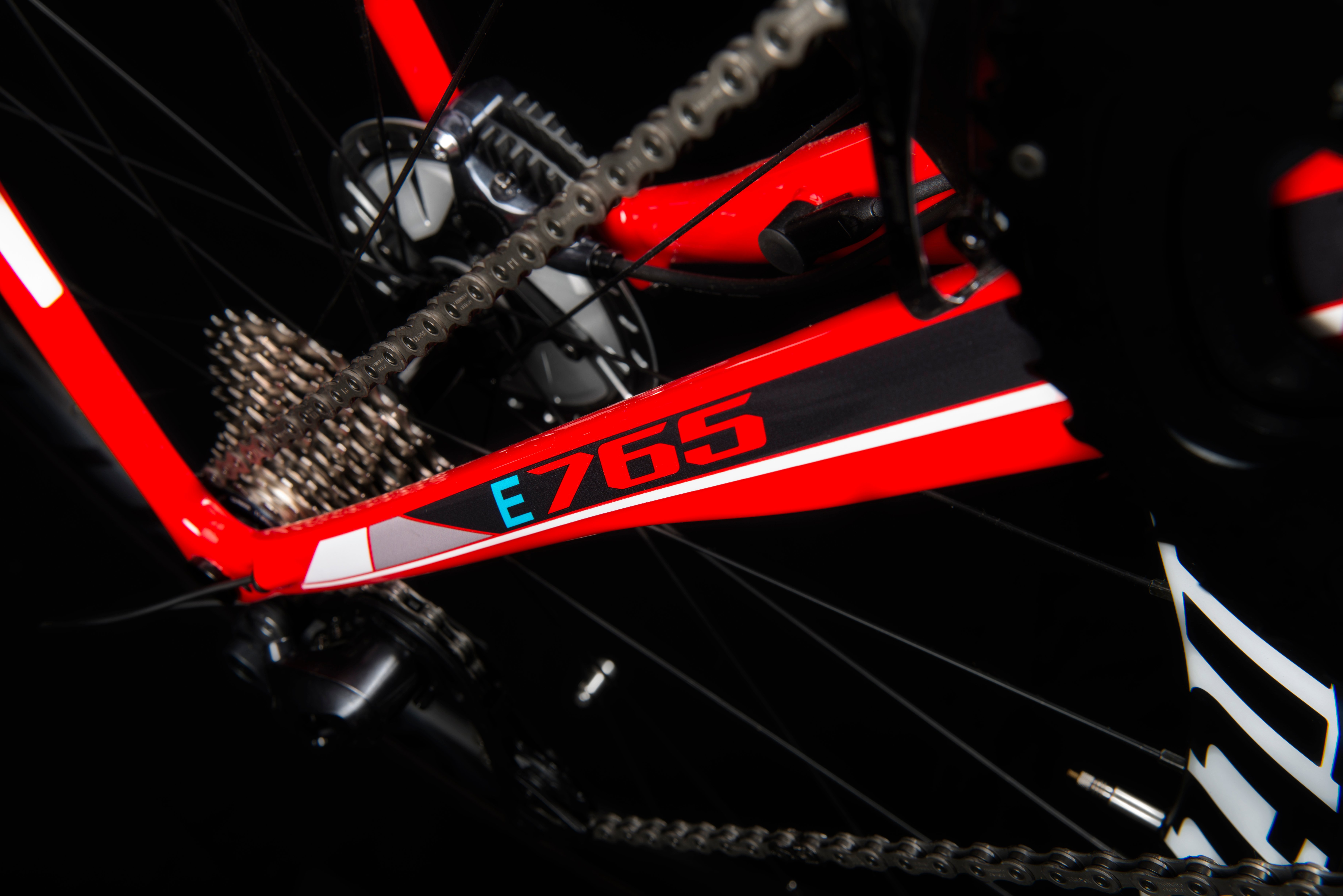 Look releases first road e-bike, the E-765 Optimum | Cyclist