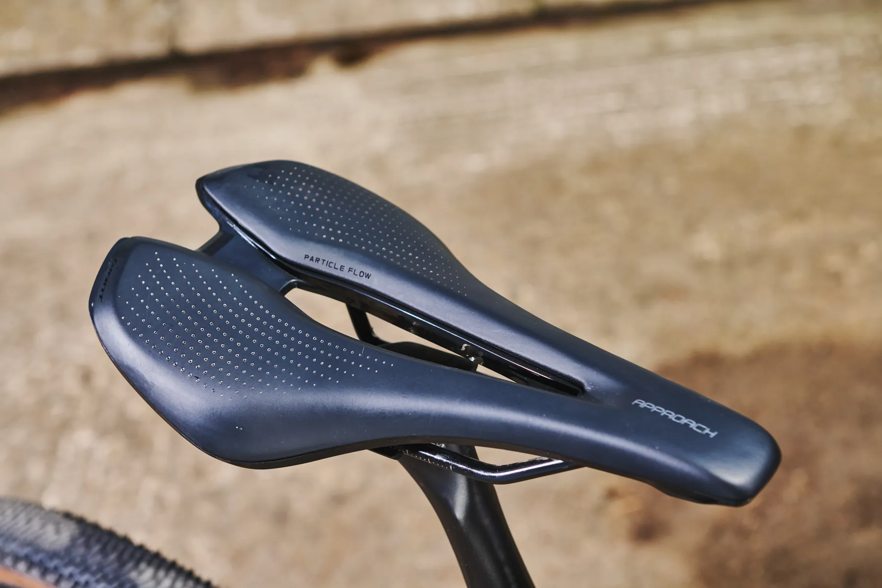 Matthew's Giant Revolt Advanced with GRX Di2 | Cyclist