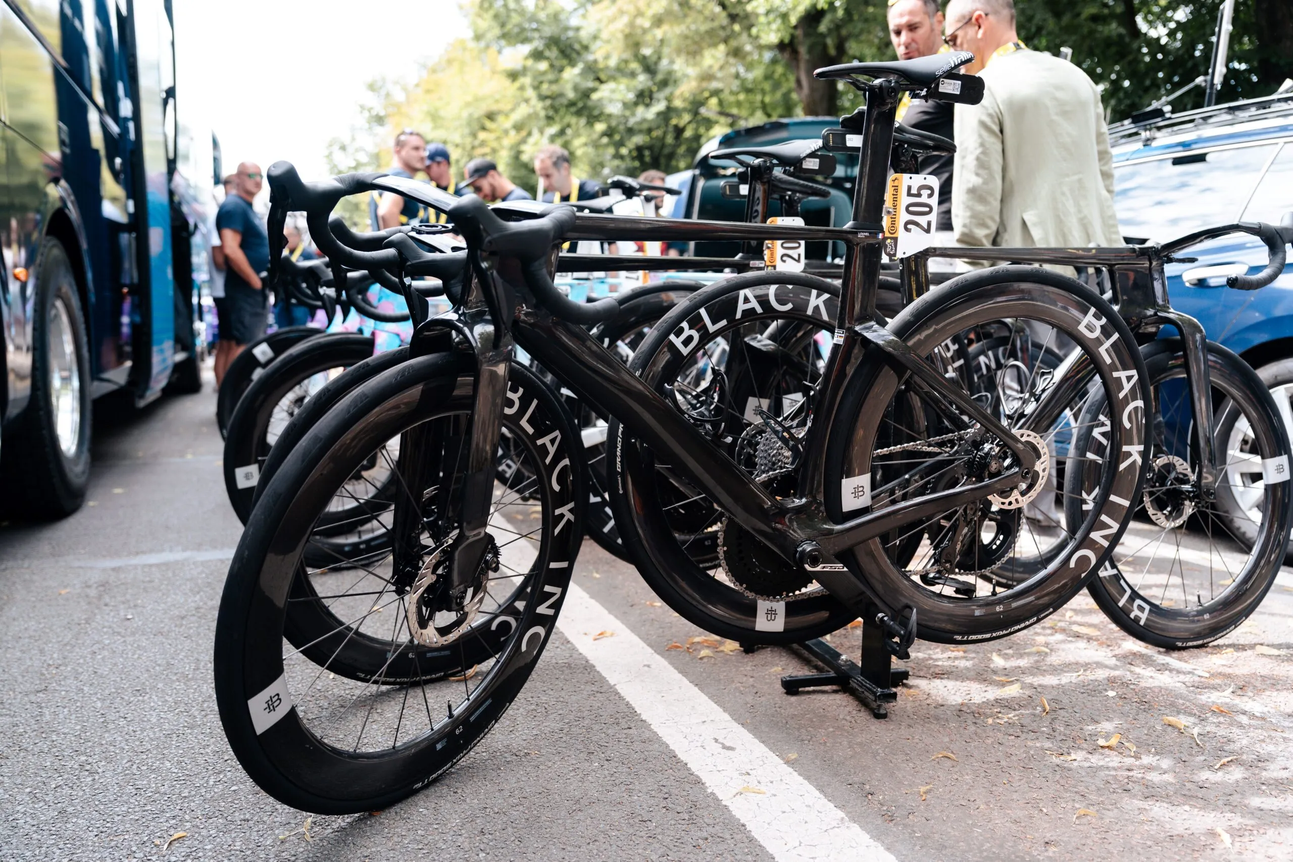 Tour de France bike: IPT's Factor super-aero prototype and watercolour ...